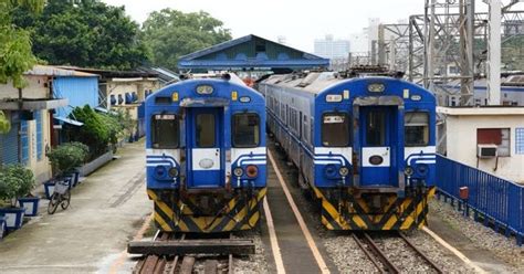 Blairs 鐵道攝影 停用中的emu402與emu407電聯車 Stop Operating Tra Emu402 And
