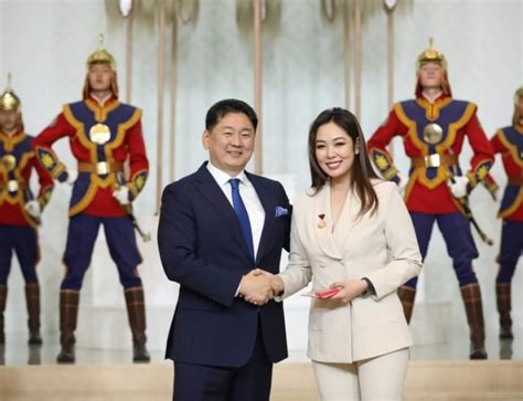 Жүжигчин шүдний эмч Б Бадамцэцэг ерөнхийлөгчийн зөвлөх болжээ Delhii Mn