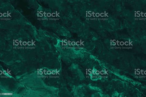 높은 해상도와 어두운 녹색 대리석 질감 배경 고급 스러움과 원활한 반짝이 패턴에 자연 타일 돌의 평면도 녹색에 대한 스톡 사진 및 기타 이미지 Istock