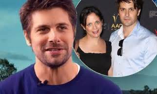 Ryan Says Wife Doesn T Pen Sex Scenes For His Character Daily Mail Online