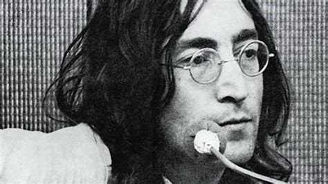 ジョン・レノンの悲劇的な殺人は小説にインスピレーションを与えた