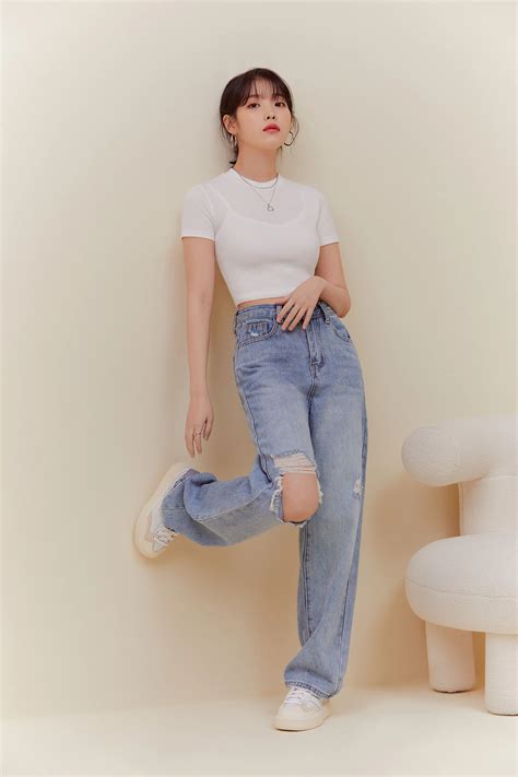 아이유 제이에스티나 배경화면 및 고화질 화보 사진 모음 Artofit