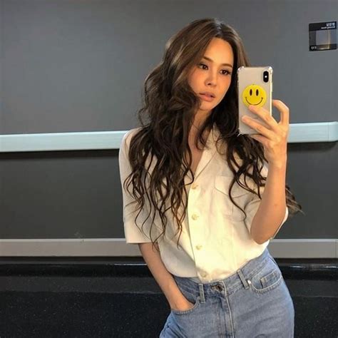 아이비 롱 웨이브헤어로 뽐낸 고혹적 섹시美