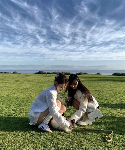 Пин на доске Sizin Pinleriniz в 2024 г Групповые фото позы Фотосессия Групповые фото