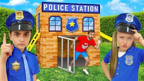 خانواده لبخند با داستان تیم پلیس بازی