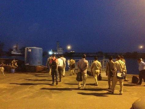 កប៉ាល់ទេសចរណ៍ខ្នាតធំមួយគ្រឿង ដែលផ្ទុកមនុស្សចំនួនជិត២ពាន់នាក់