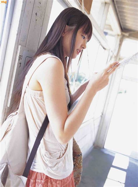 Yui Aragaki Photo Gallery JAPANESE ARTIST WALLPAPER PHOTOBOOK VIDEO