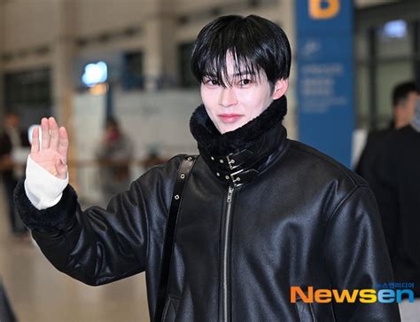 제로베이스원 성한빈 돋보이는 ‘귀공자 비주얼 포토엔hd