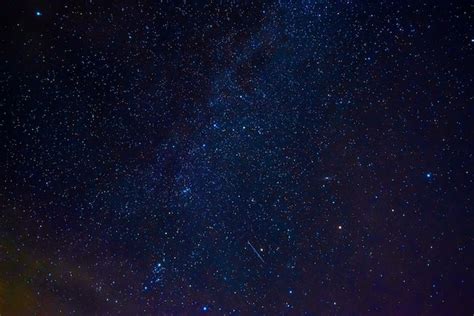 Astrofotografia De C U Estrelado Azul Escuro Com Muitas Estrelas Nebulosas E Gal Xias Foto