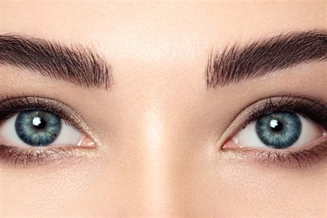 How To Do Natural Looking Eye Makeup