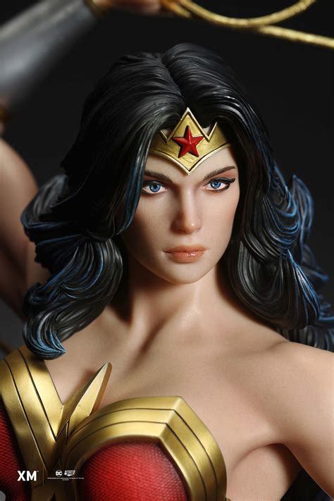 Wonder Woman Classic Series Sixth Scale Statue Xm Studios