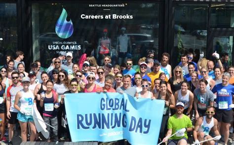 Nguyen Ngoc Quynh Tram On Linkedin Brooks Hiring Footwear Industry