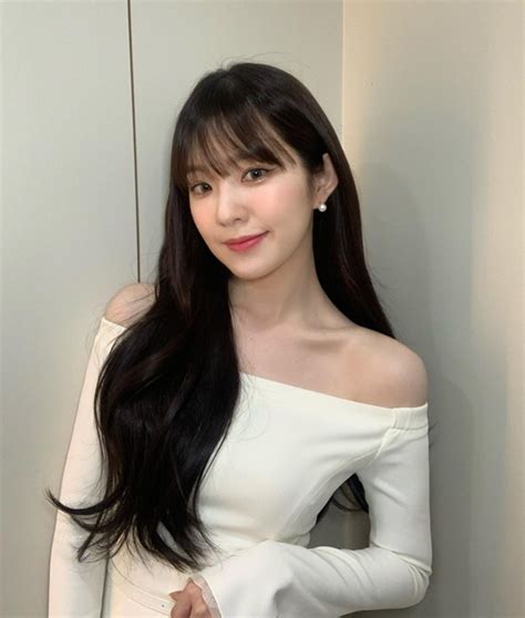 아이린 가녀린 어깨 라인 청순…31살 열일 비주얼 나무뉴스