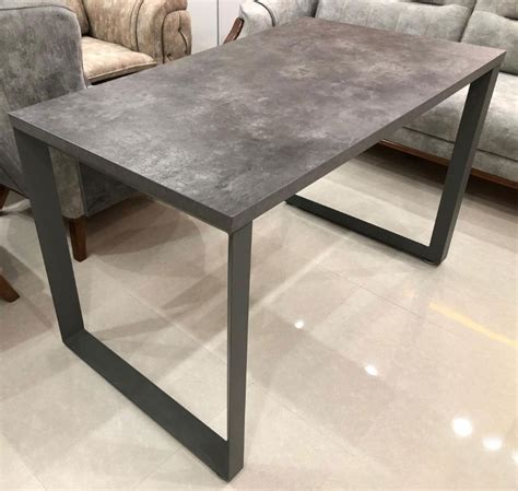 میز تحریر و لپ تاپ دیواری مدل Md