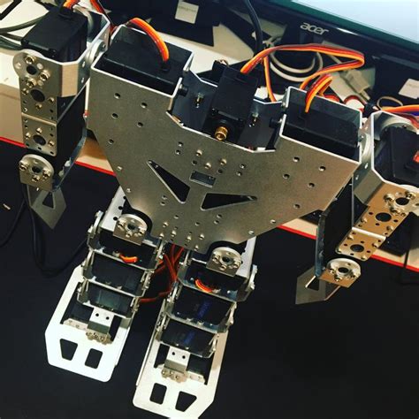 sainsmart 17dof biped robotics humanoid robot and servo and controller