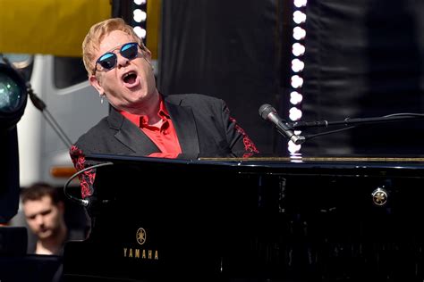 Elton John Surprises West Hollywood With Free Thank You Concert Los