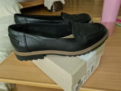 Туфлі лофери Clarks — ціна 999 грн у каталозі Лофери Купити жіночі речі за доступною ціною на