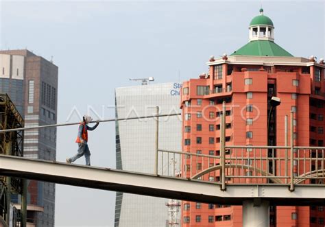 INTERKONEKSI JEMBATAN TRANSJAKARTA ANTARA Foto