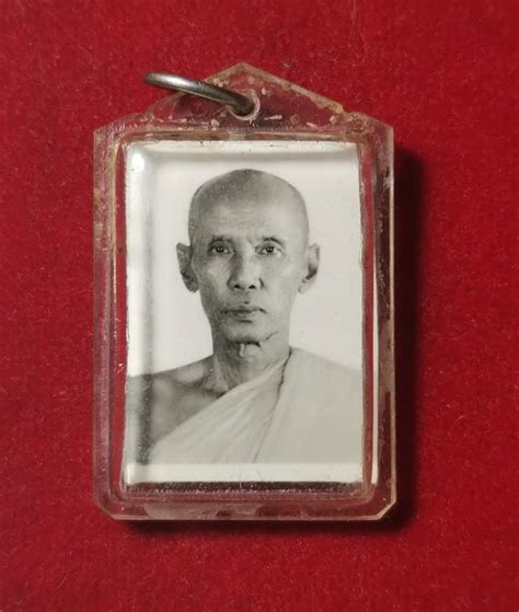 6068 รูปถ่ายหลวงพ่อเพลิน วัดหนองไม้เหลือง จ เพชรบุรี เลี่ยมเดิมหลังจาร Ennxo