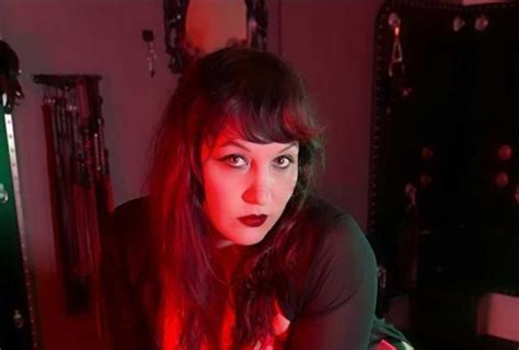 Spanking Benches Mistress Viola Parker Official Photos