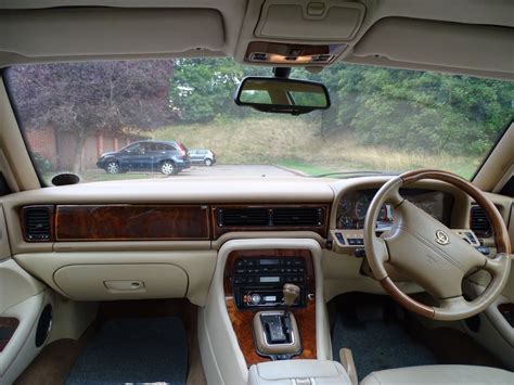 DAIMLER SIX Fabricante DAIMLER PlanetCarsZ