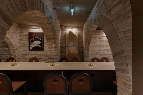 벽돌 컨셉 고급스러운 40평 와인바 인테리어 강남구 신사동 벽돌 컨셉 고급스러운 40평 와인바 인테리어 강남구 신사동