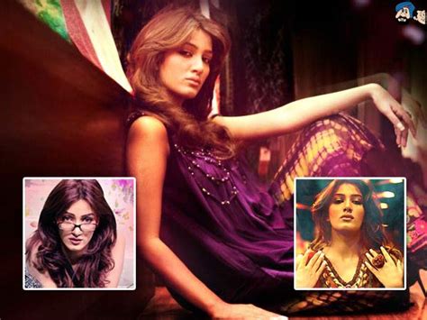 Top Celebrity Wallpapers Pakistans Sex Kitten Mathira Mohammad