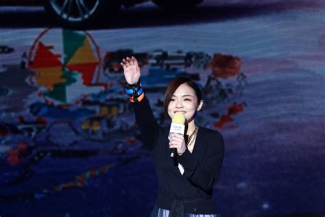 深圳摄影摄像 深圳影视制作 深圳摇臂摄像 深圳航拍公司 打造高端商务旗舰品牌！一汽大众 全新高尔夫嘉旅