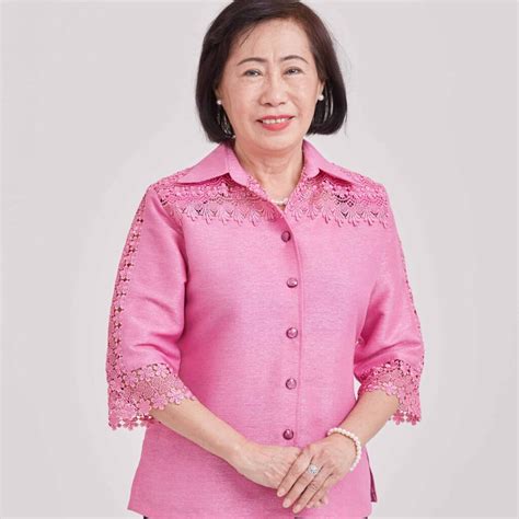 เสื้อผ้าผู้ใหญ่สวยๆ เสื้อแฟชั่นสำหรับผู้ใหญ่ ขวัญใจ ผ้าไทย บูติค