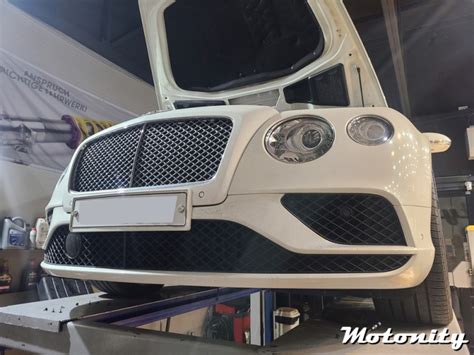 레인지로버 보그 브레이크 패드 디스크로터 포르쉐 911 엔진오일 교환 벤틀리 컨티넨탈gt 냉각수 누수 워터펌프 겉벨트셋트 에어쇼바콤프 등 대전외제차수리