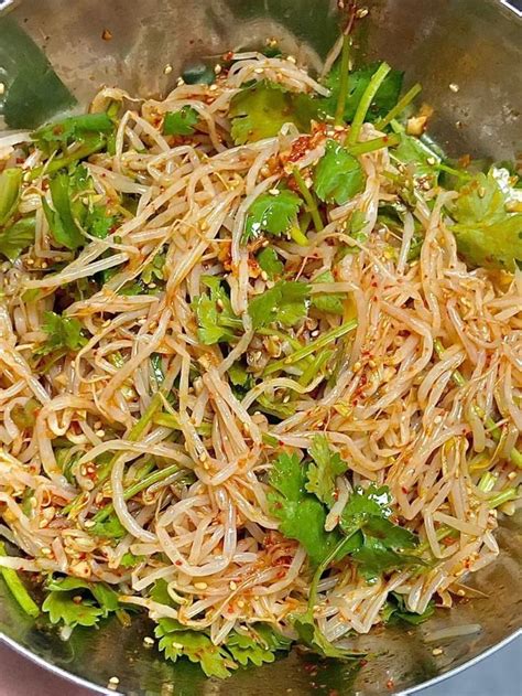 【凉拌绿豆芽！的做法步骤图，怎么做好吃】业余做菜多年下厨房