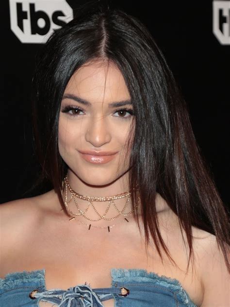 Luna Blaise Exposes Her Breast In A Restaurant Hot Sex Picture