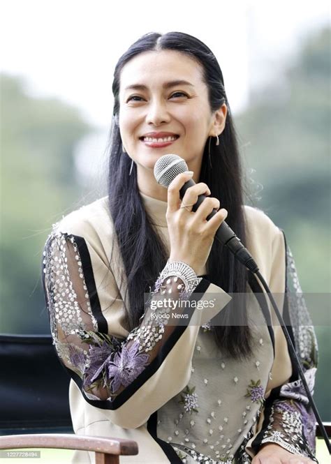 Japanese Actress Ko Shibasaki Talks With Environment Minister News