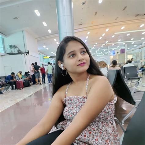 Mrunal Jadhav Age Biography Career And Movies