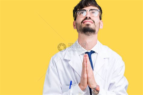 年轻的专业科学家男子身穿白大褂高清图片下载 正版图片504061157 摄图网