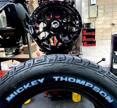 모하비더마스터 오프로드 문화 Varrstoen Offroad Vtx 18인치 리벳교환으로 특별한 느낌을 연출 골드 And 크롬 모하비더마스터튜닝이야기