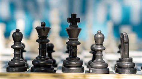 보드에 흑백 체스 게임을하는 사업가 뇌에 대한 비즈니스 전략의 개념 0명에 대한 스톡 사진 및 기타 이미지 0명 개념 개념과 주제 Istock