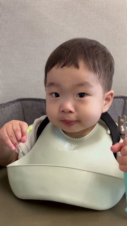 오이 먹는 울애기😍 아똥부부 일상 Shorts Youtube