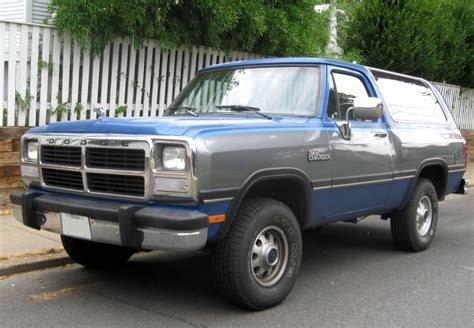 Model Versiyonları Dodge Ramcharger Automoli