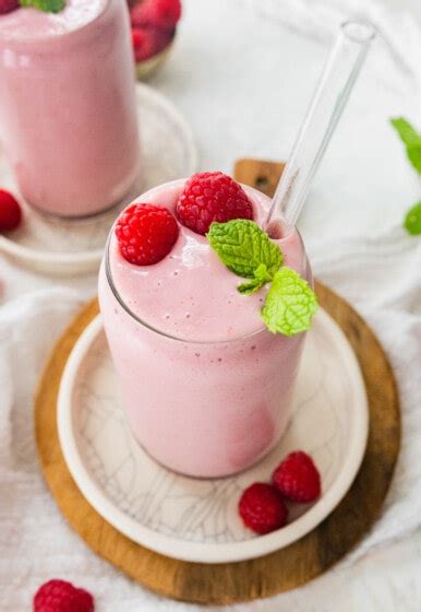 Raspberry Smoothie Eating Bird Food