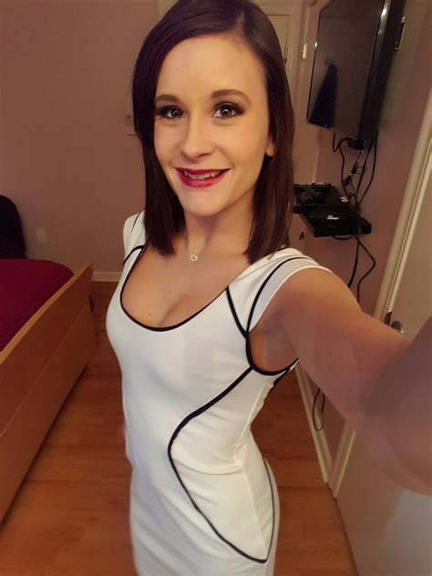 Harley Lane Celebrity Biography Star Histories At Wonderclub