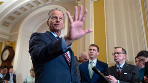 Government Shutdown Deadline Shutdown Averted Hours Before Deadline
