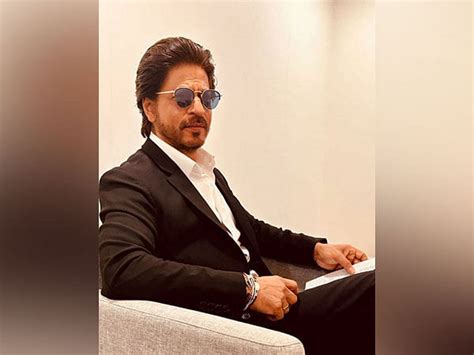 Srk Gives Cheeky Reply To Fan Asking Why He Didnt Promote Pathaan
