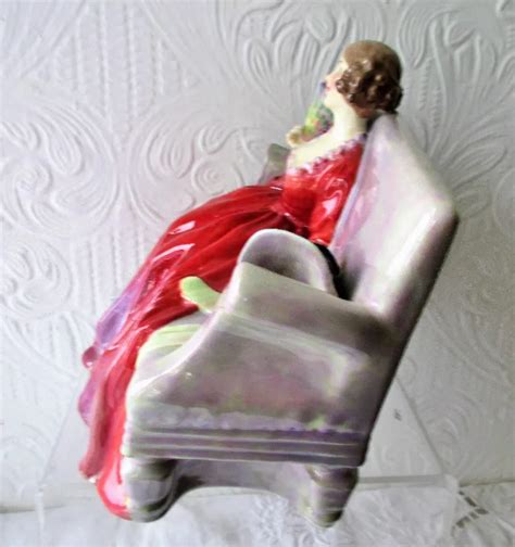 Royal Doulton Porcelain Figurine Sweet And Twenty Hn