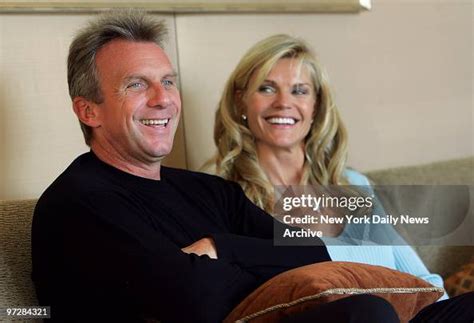 Four Time Superbowl Champ Joe Montana And His Wife Jennifer Speak News Photo Getty Images