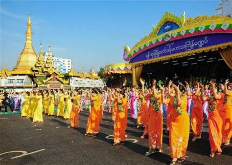 ရန်ကုန်မြို့တော် မဟာသင်္ကြန်ရေသဘင်ဗဟိုမဏ္ဍပ်တွင် ပြိုင်ပွဲဝင်ရန် ယိမ