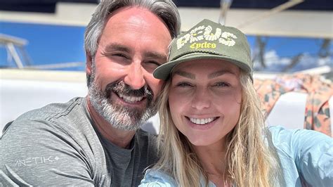 american pickers star mike wolfe escapes to snowy iowa hometown with