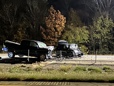 Louisville Police Say 2 Dead After Head On Collision On Gene Snyder