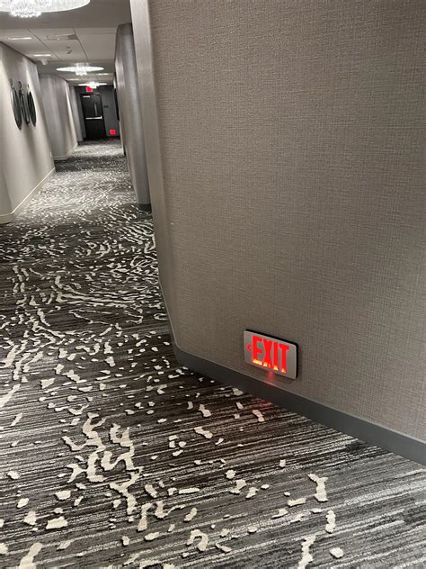 This Hotel Has More Exit Signs On The Ground Than On The Ceiling R Mildlyinteresting