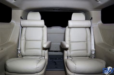 올뉴카니발 7인승 리무진 시트 개조 2열 공간레일 바닥 시공 코일매트 By서원시트 네이버 블로그